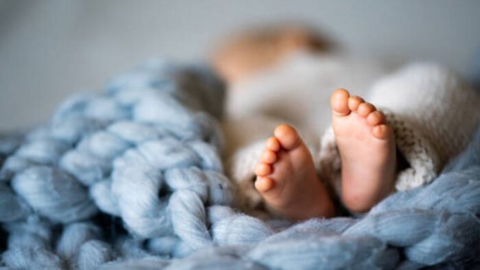 Elle découvre que ce n’est pas son bébé : la scène surréaliste en ...